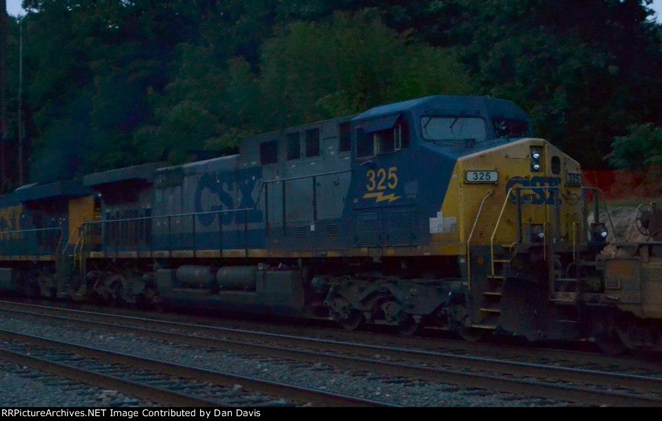 CSX AC44CW 325 trails on L034-23